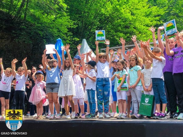 SUPER DANI VANI U KAMAČNIKU : Na natjecanjima Zeleni mikrofon i ...