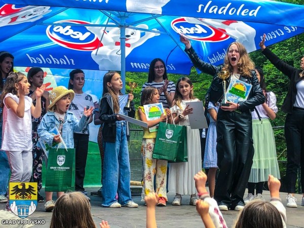 SUPER DANI VANI U KAMAČNIKU : Na natjecanjima Zeleni mikrofon i ...